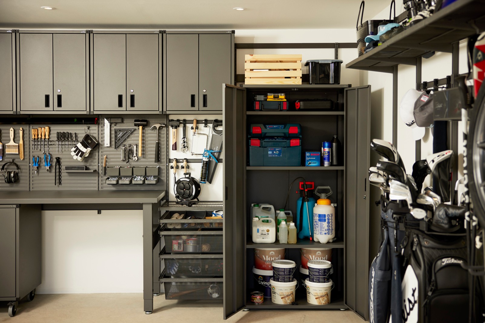 Garageinredning & förrådsinredning från Elfa - köp på HORNBACH.se